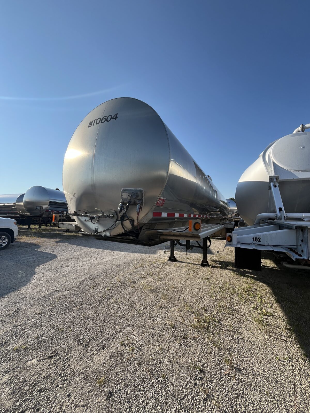 2002 WALKER 6800 GALLON FOOD GRADE WITH PUMP 34610 - SEMO Tank