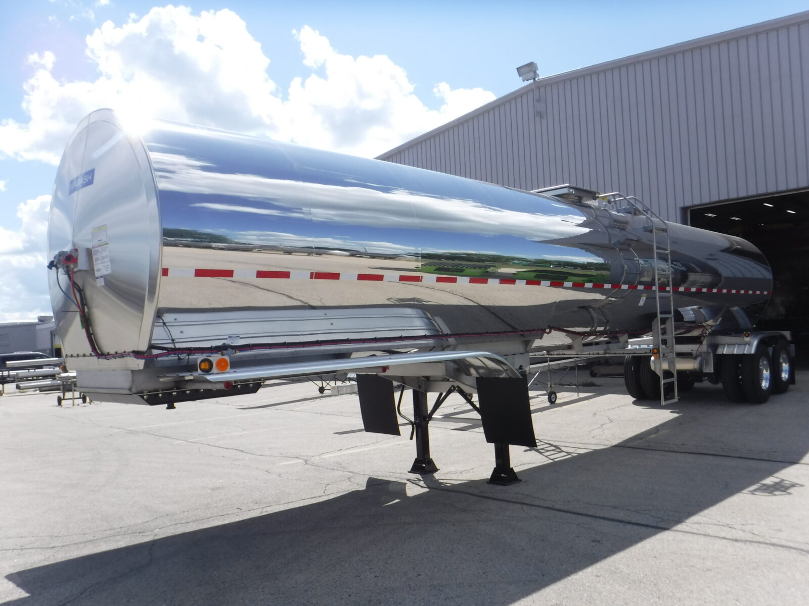 2026 WABASH 8000 GALLON 3A SANITARY TRANSPORT - SEMO Tank